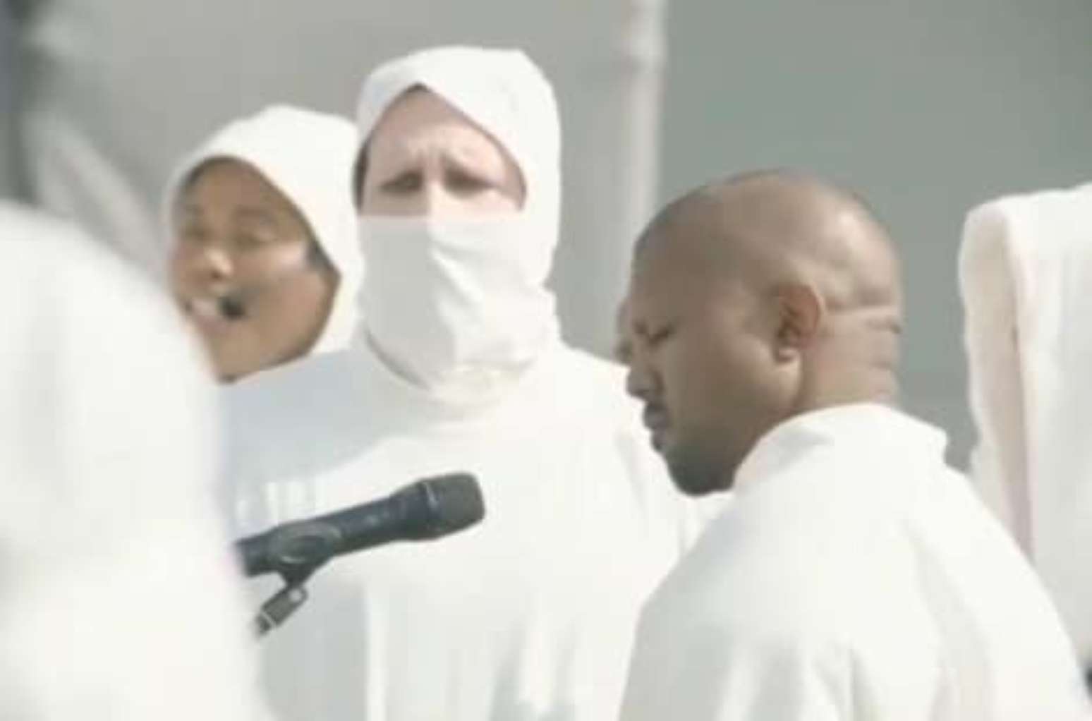 Kanye West é duramente criticado após convidar Marilyn Manson para ...