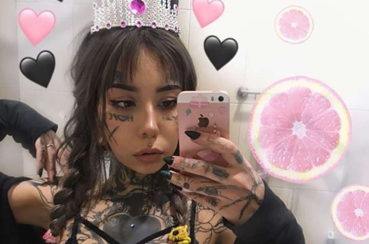 Musa do OnlyFans e Tiktoker é encontrada morta em seu apartamento com ...