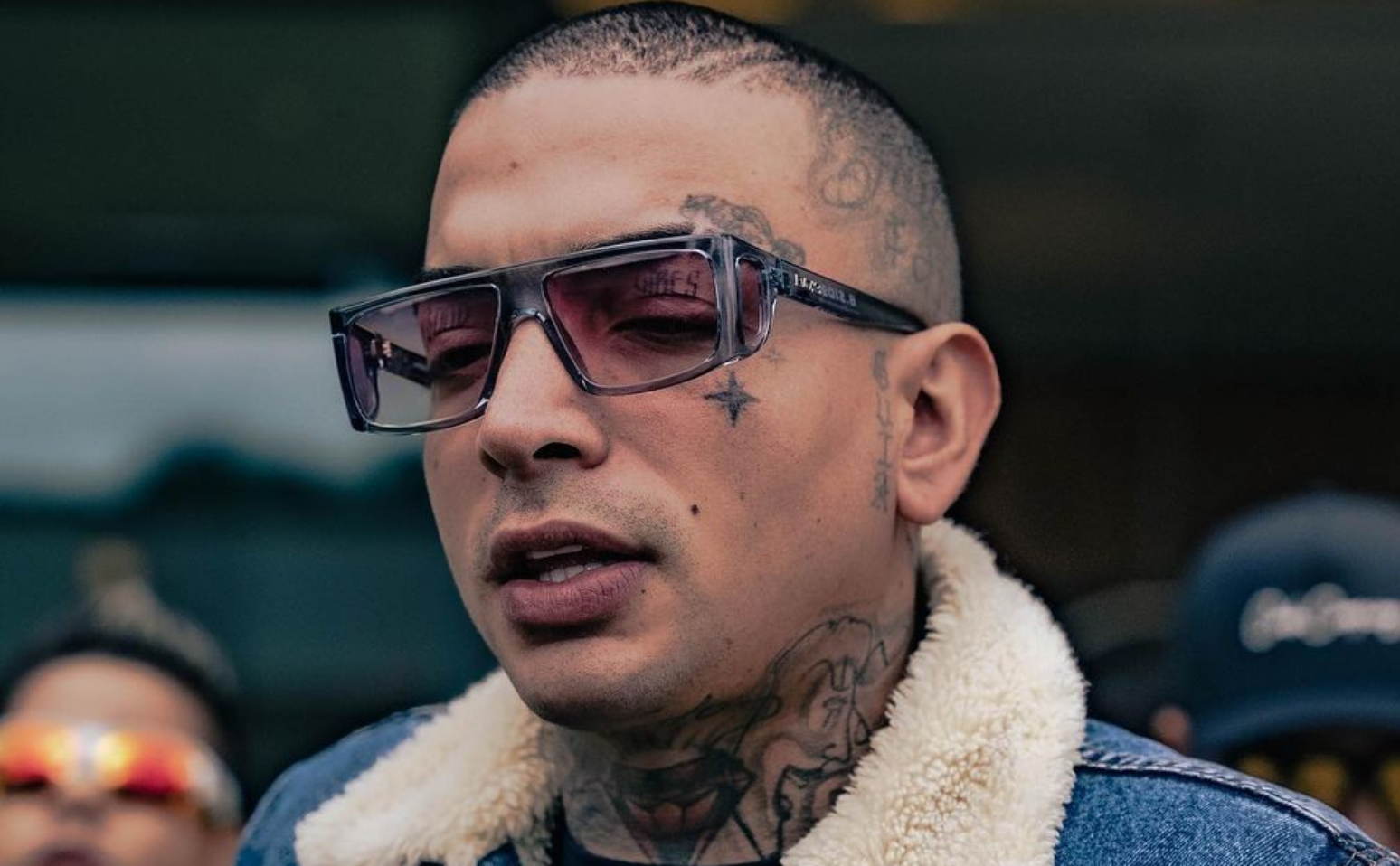 Mc Guimê é condenado a pagar R$ 10 mil a fã que levou soco de segurança