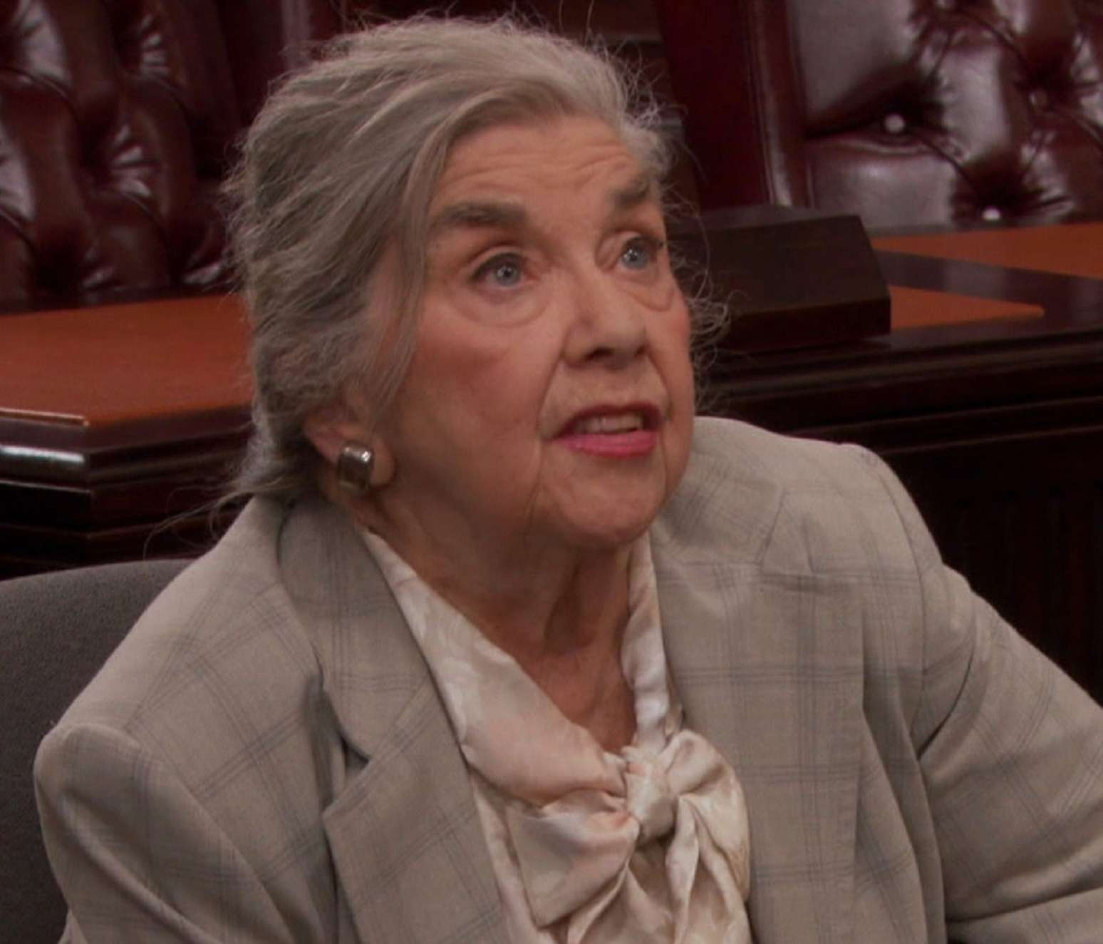 Helen Slayton-Hughes, atriz de "Parks and Recreation", morre aos 92 anos