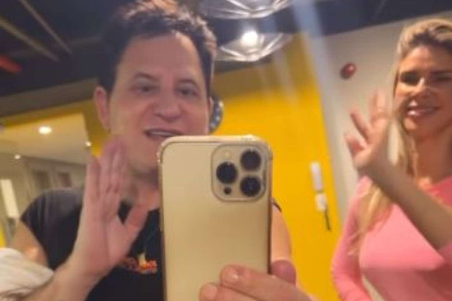 Marrone mostra resultado de harmonização facial: “Estou maravilhoso”