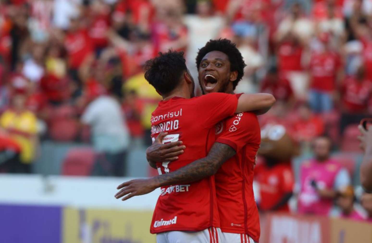 Internacional completa 114 anos e recebe parabéns do rival Grêmio