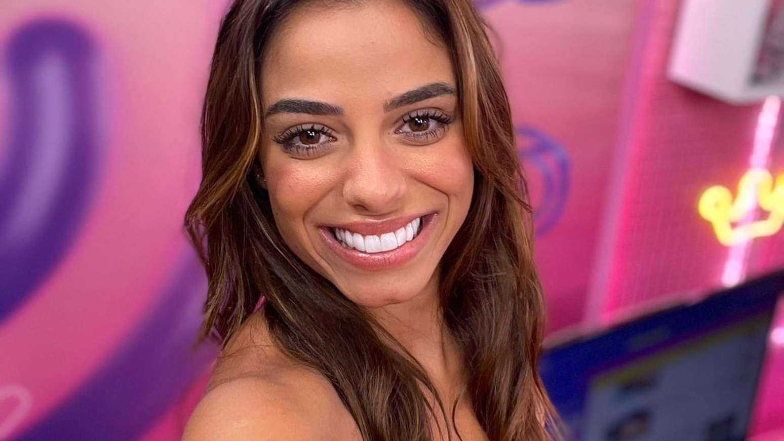 Ex-BBB Key Alves pede oração de fãs em desabafo na web