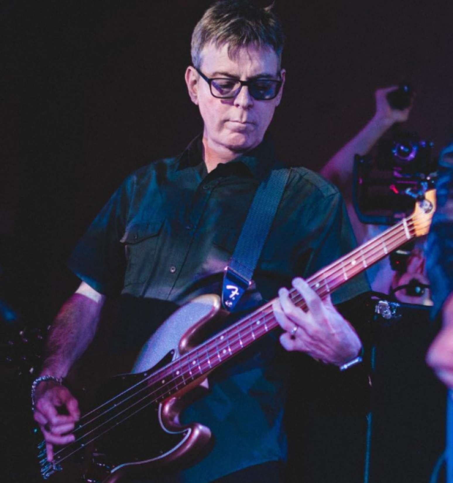 Andy Rourke, baixista da banda The Smiths, morre aos 59 anos