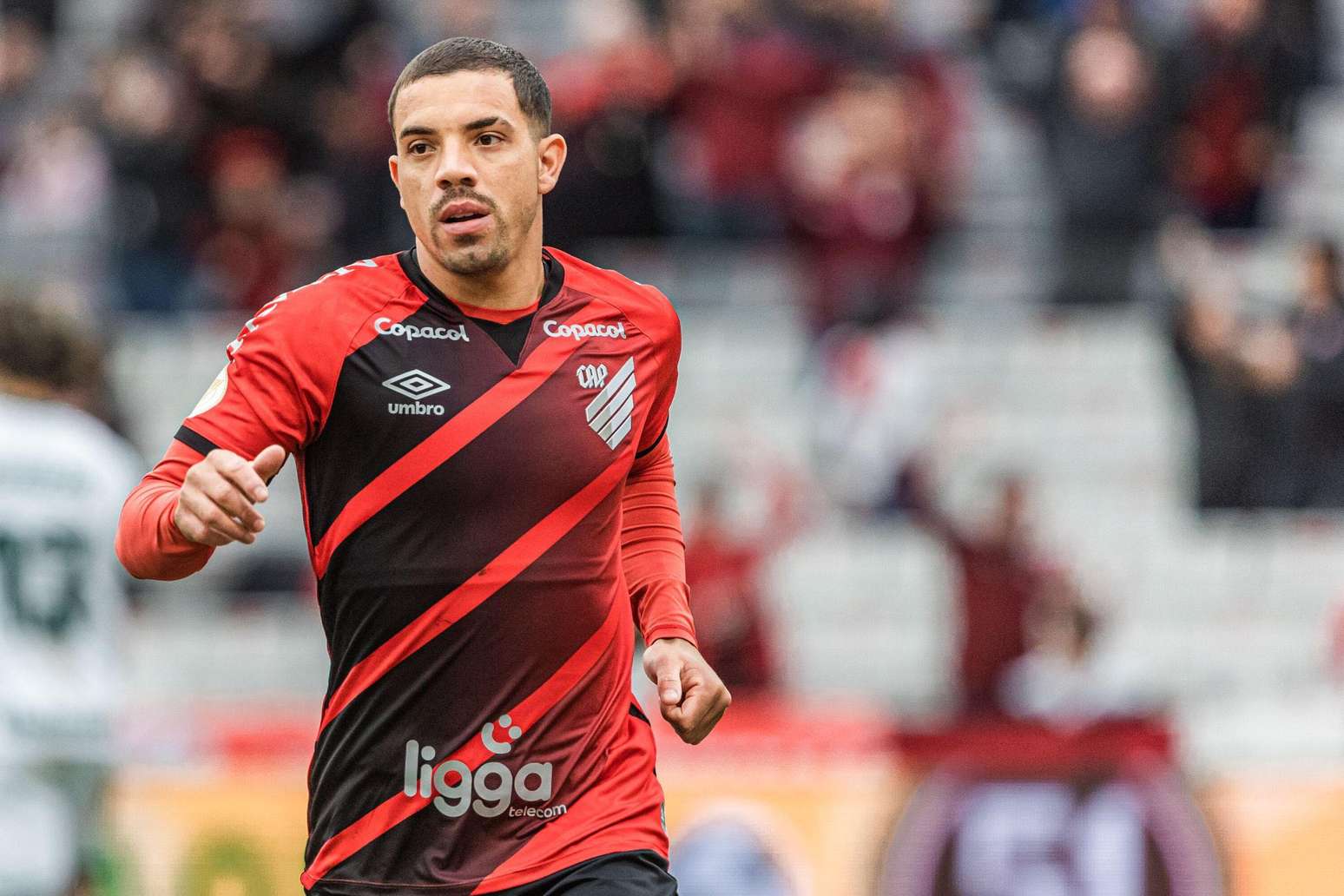 Athletico negocia saída de Terans