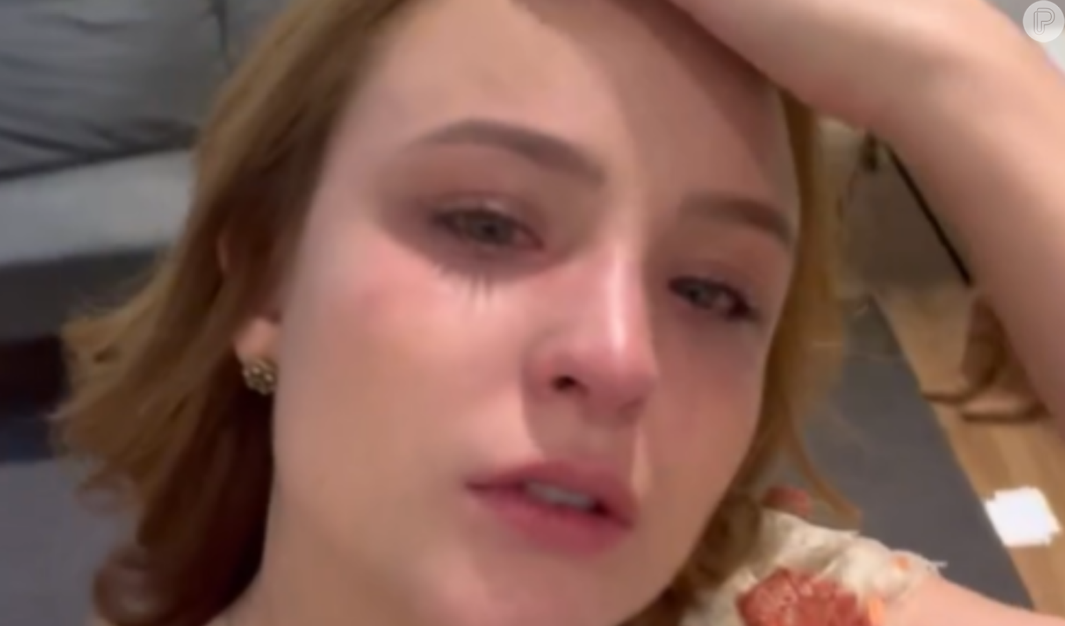 Larissa Manoela toma atitude e rebate carta aberta dos pais: 'Tóxicos e narcisistas'