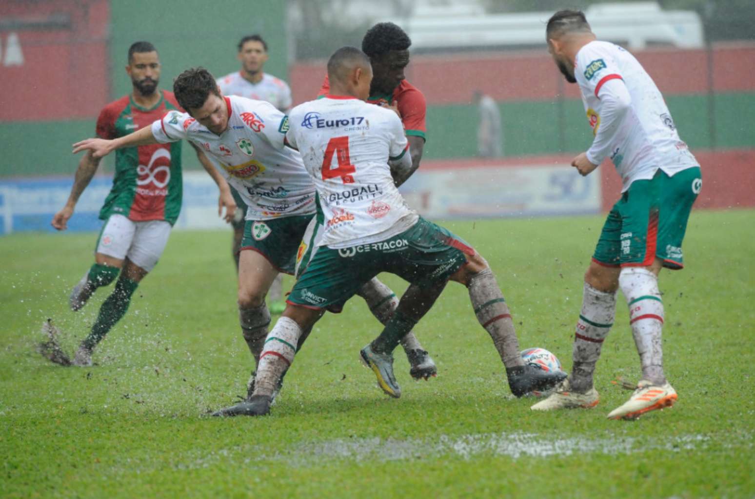 Portuguesa Santista vence Portuguesa e fica perto de confirmar vaga na ...