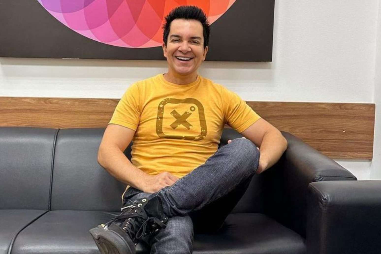 Cantor Regis Danese está conversando na UTI e deve ter alta em 72 horas ...