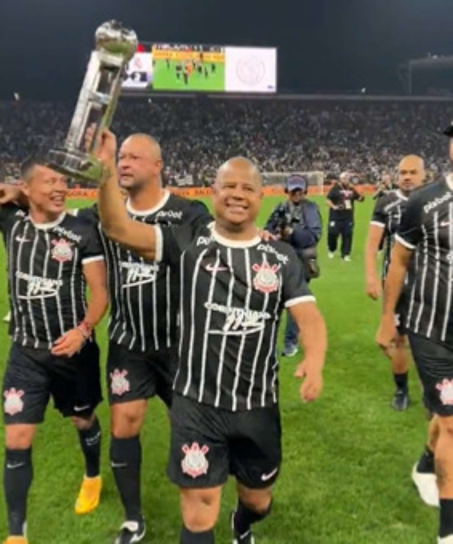 Ídolo do Corinthians, Marcelinho Carioca fala sobre Derby: "Não pode ...