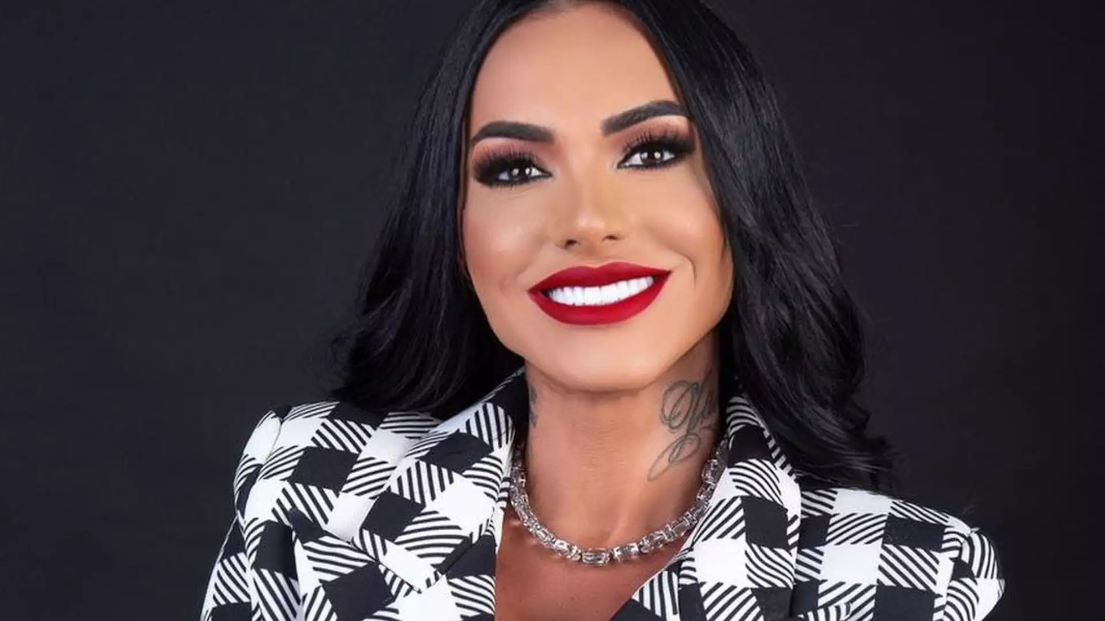 Kamila Simioni pode ter que sair de "A Fazenda 15" por ordem da Justiça