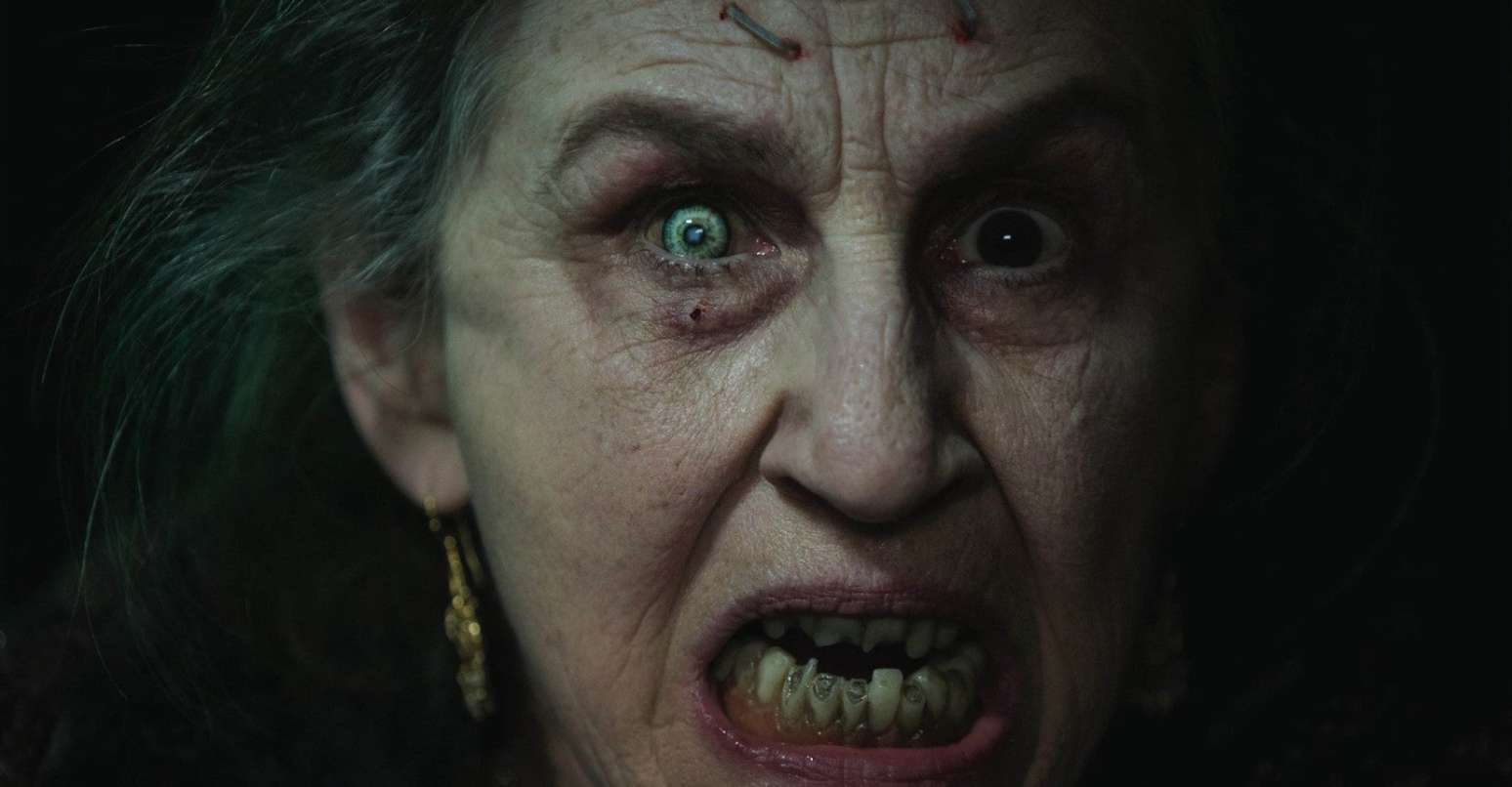 Conheça Bonnie Aarons, rosto do horror por trás de 'A Freira'