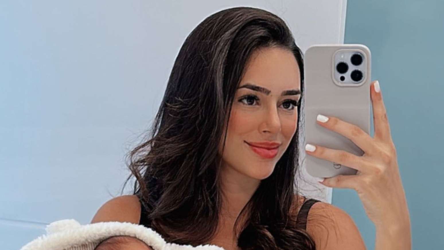 Bruna Biancardi posta novo ensaio encantador com a filha, Mavie