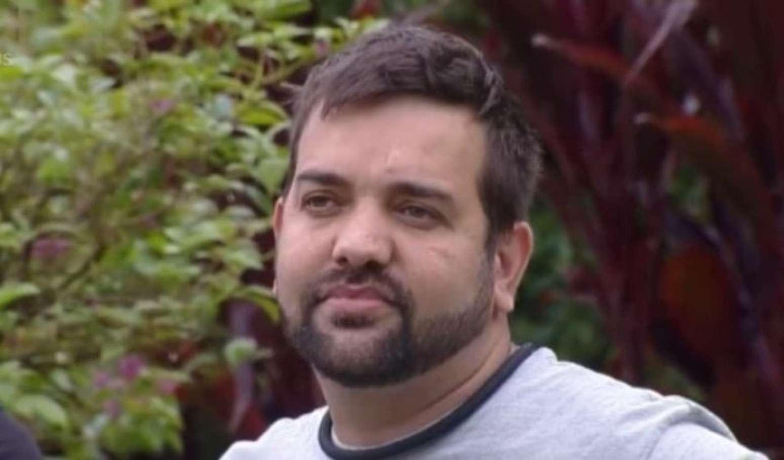 A Fazenda | Sander finalmente cuida de animais no reality rural