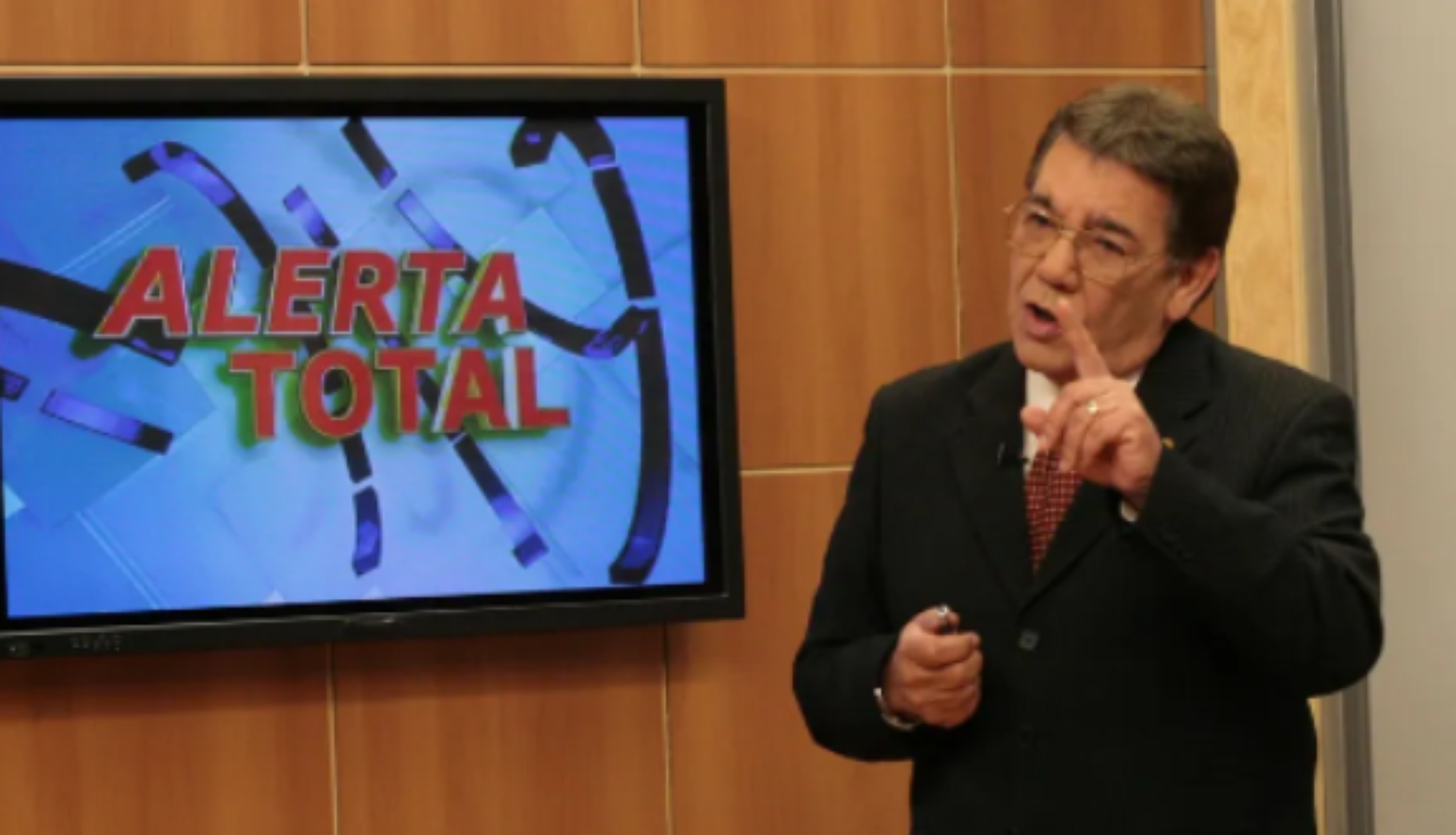 João Leite Neto, ex-apresentador do 'Cidade Alerta', morre aos 80 anos