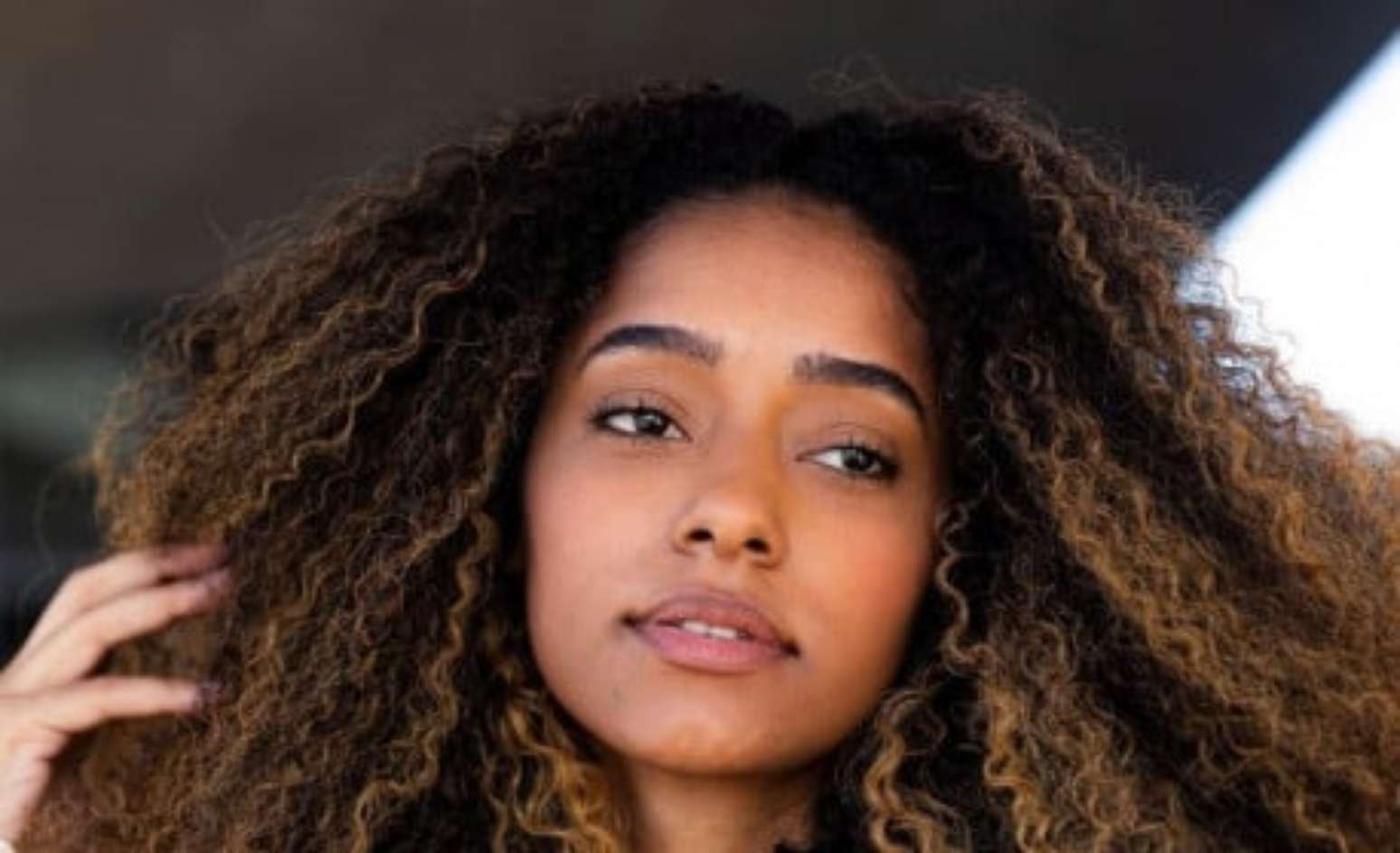Morre a atriz Ísis Freitas, aos 22 anos, após ser internada com tuberculose