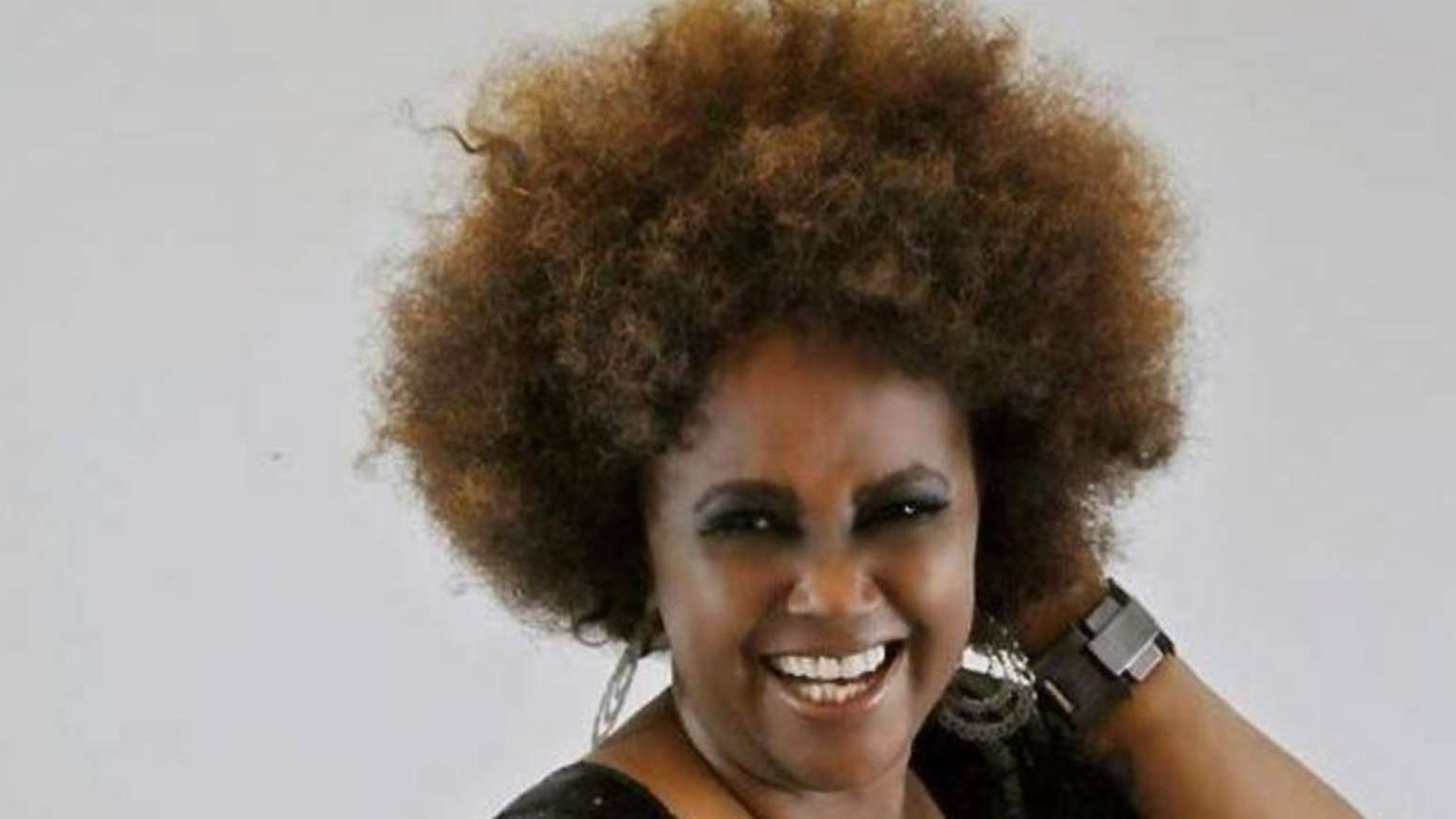 Sandra de Sá exibe momento raro de intimidade com a mulher, Simone Malafaia