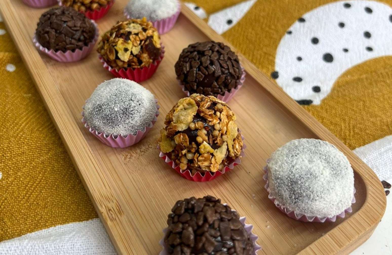 Brigadeiro de açaí: aprenda a fazer o doce com as duas paixões brasileiras