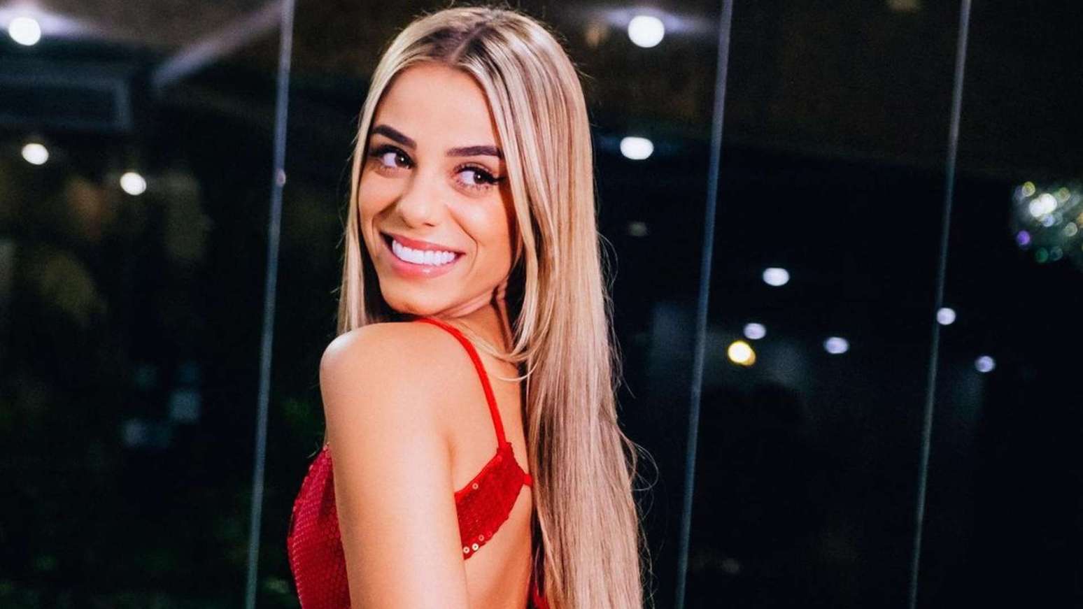 Key Alves mostra pós-operatório de cirurgia no joelho