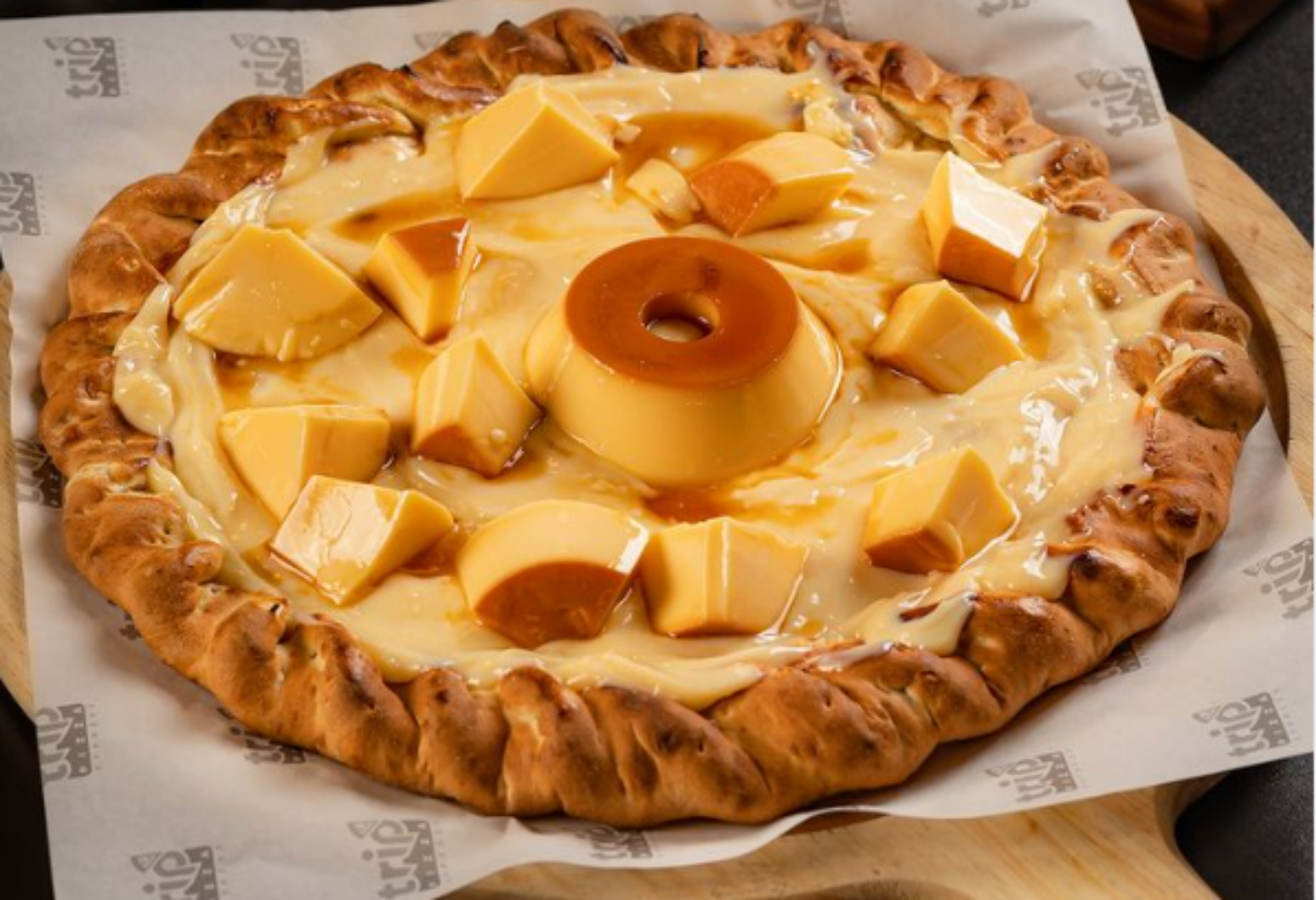 Restaurante viraliza ao criar pizza de pudim: 'Surpreende quem descobre'