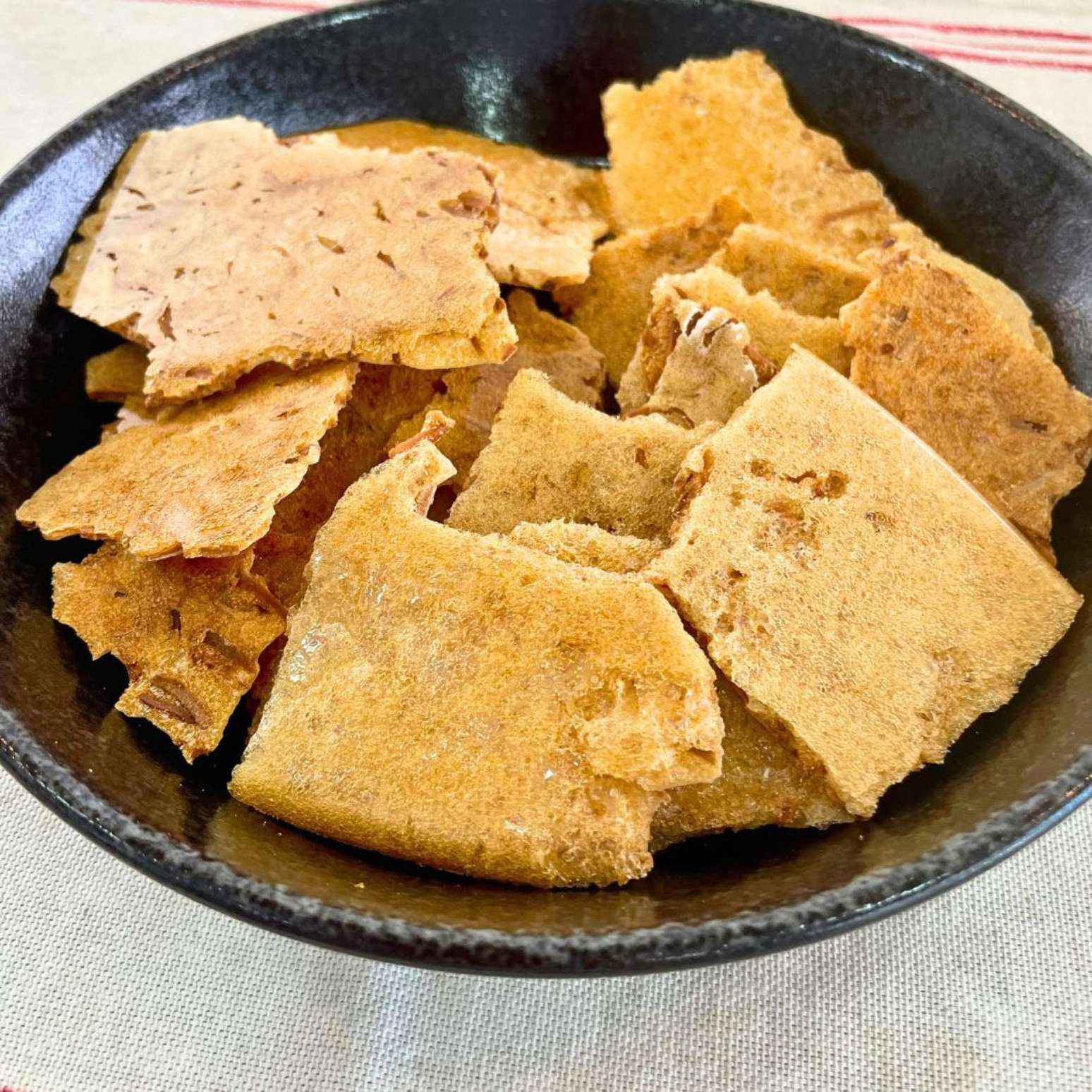 Biju doce: massa líquida de tapioca, fininho e crocante