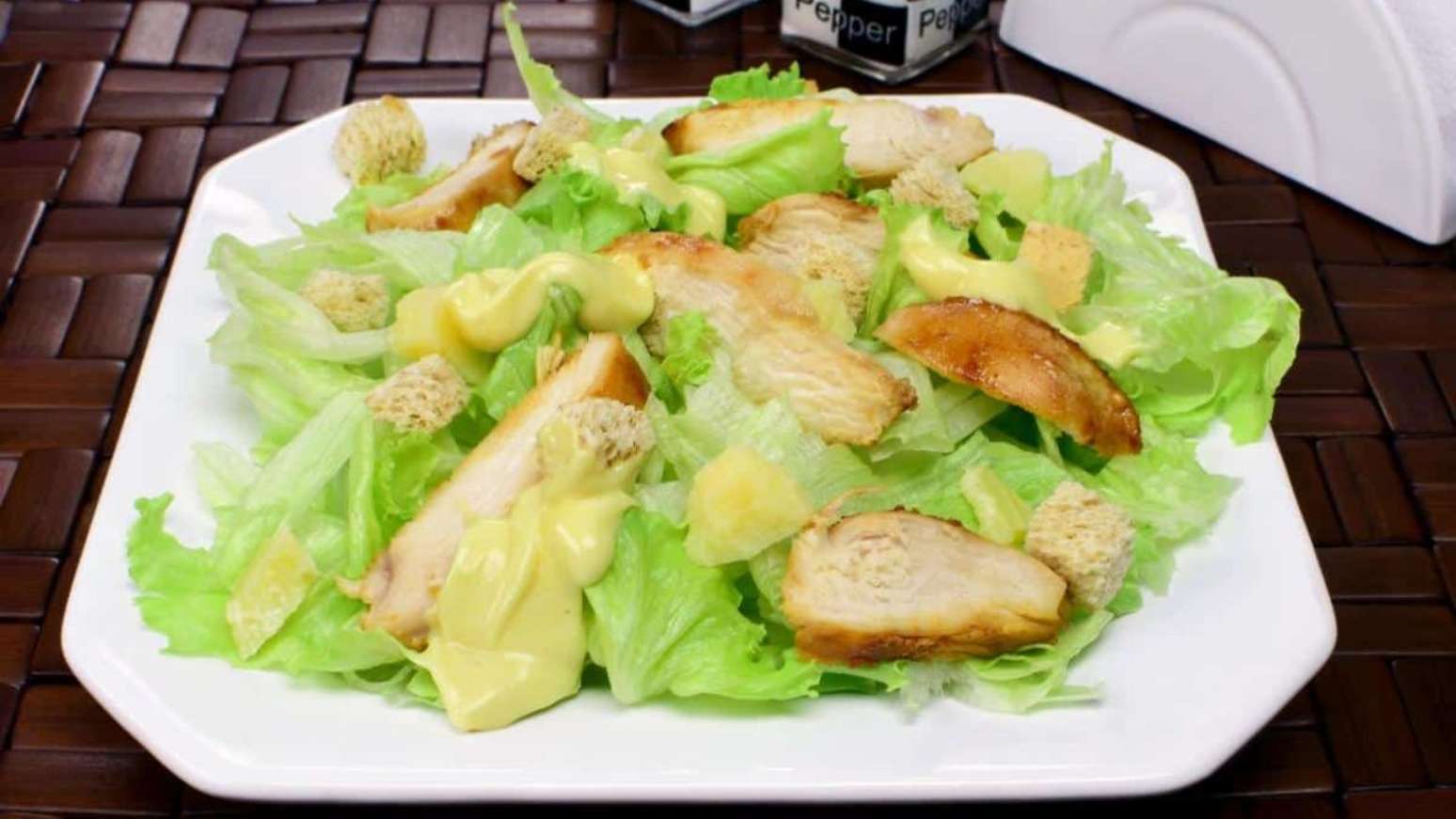 Salada caesar light: a receita perfeita para não sabotar a dieta