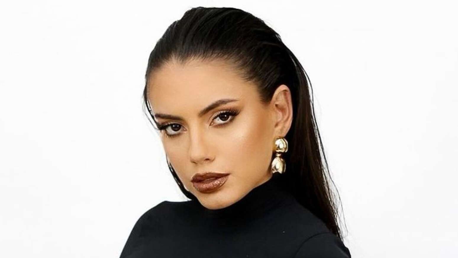 Fora do 'BBB 24', Fernanda aposta em body cavadíssimo e boa forma ...