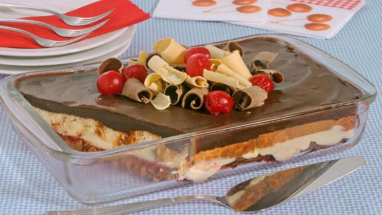 Pavê de chocolate fácil: sirva até 10 porções sem dificuldade