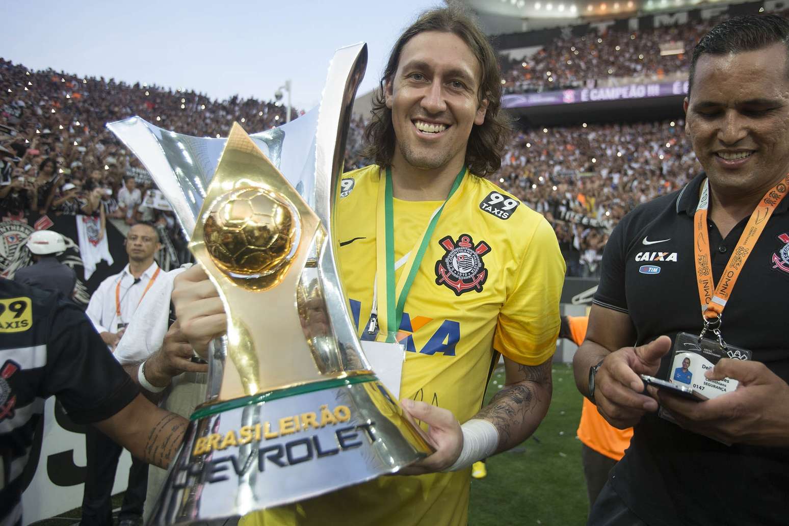 Cássio é anunciado como goleiro do Cruzeiro após 12 anos no Corinthians