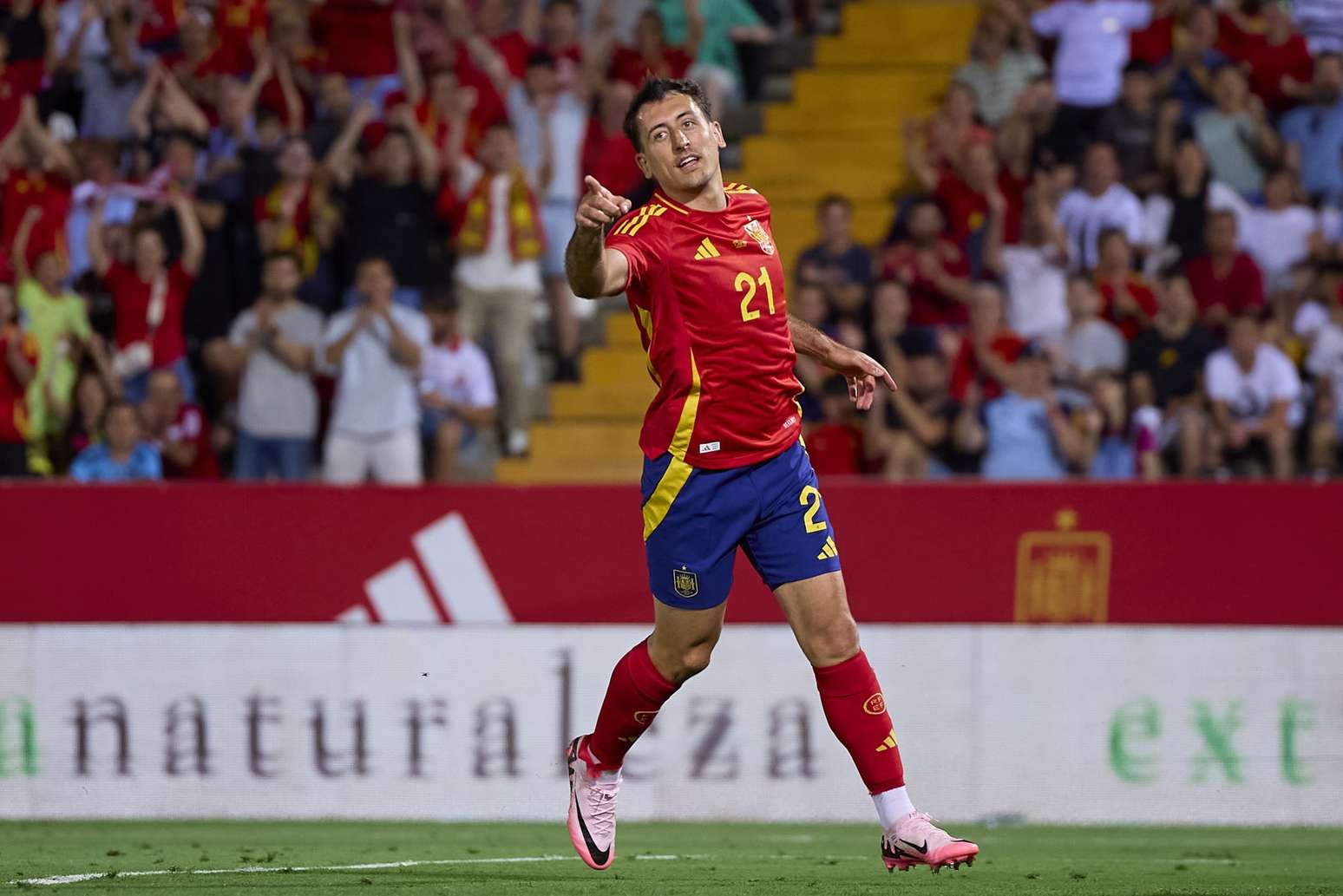 Espanha goleia Andorra e conta com show de Oyarzabal de olho na Eurocopa