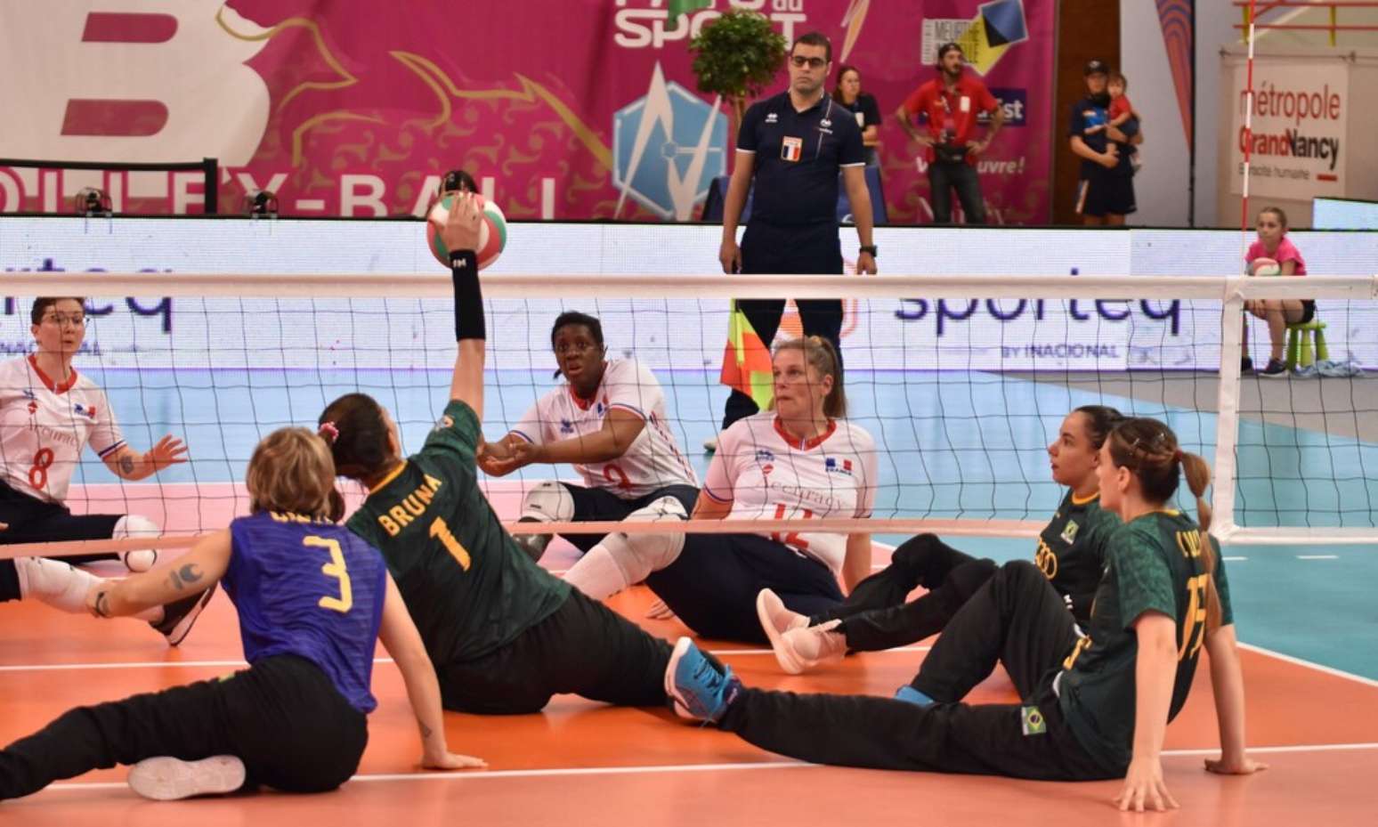 Brasil vence a primeira no World Super Six de vôlei sentado