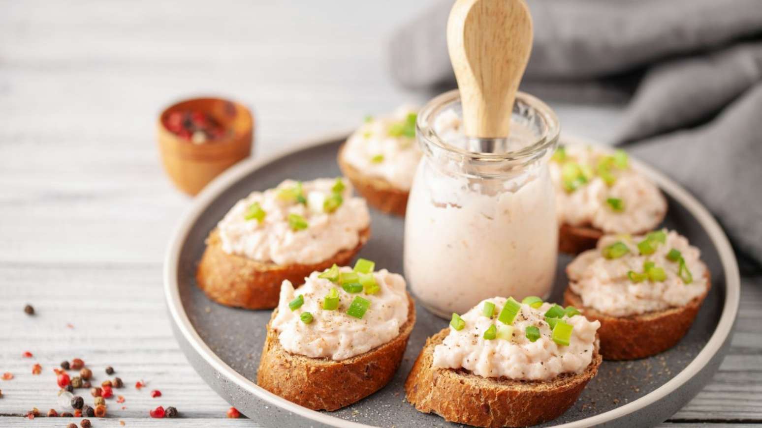 Patê de ricota com calabresa rápido, prático e delicioso