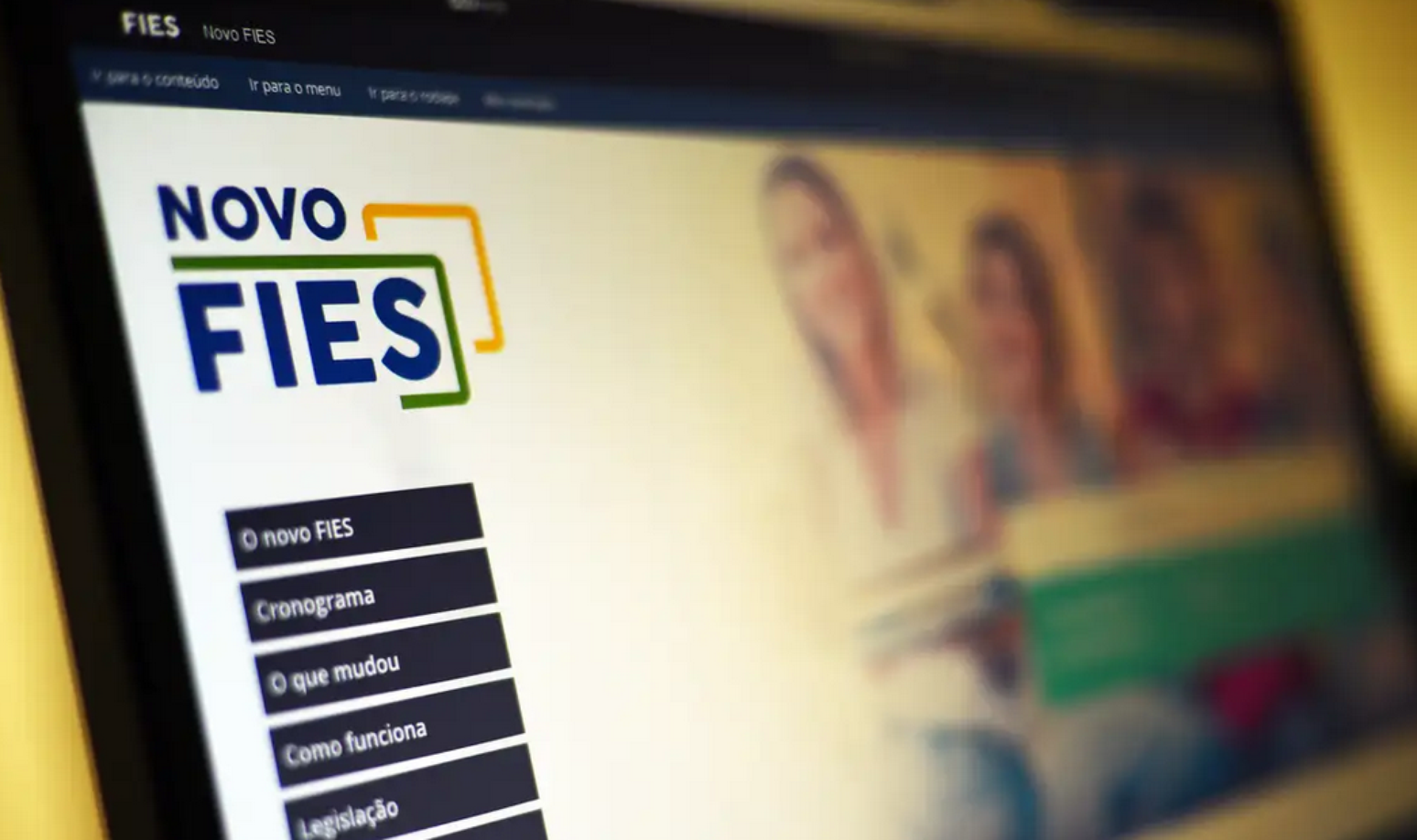 Como funciona o FIES: inscrição, vantagens e status em 2025