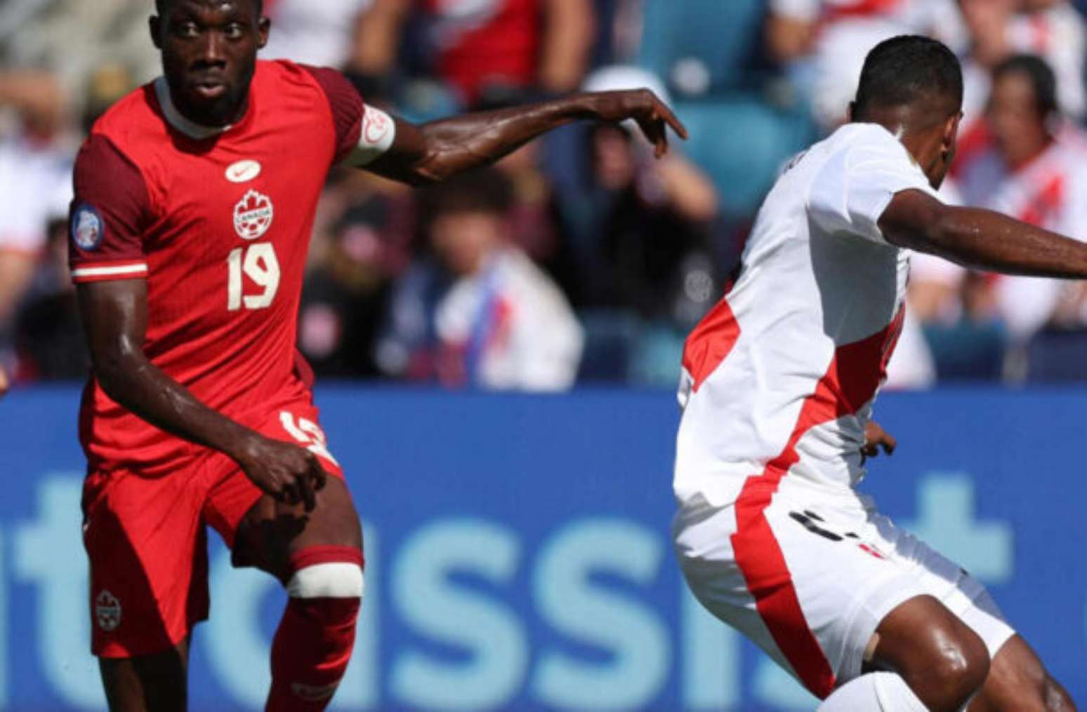 Canadá vence Peru e volta à briga por vaga às quartas da Copa América