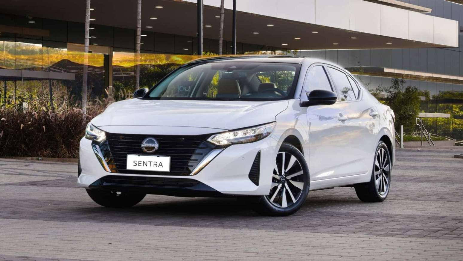 Nissan Sentra sofre aumento de preço em setembro e já encosta nos R ...