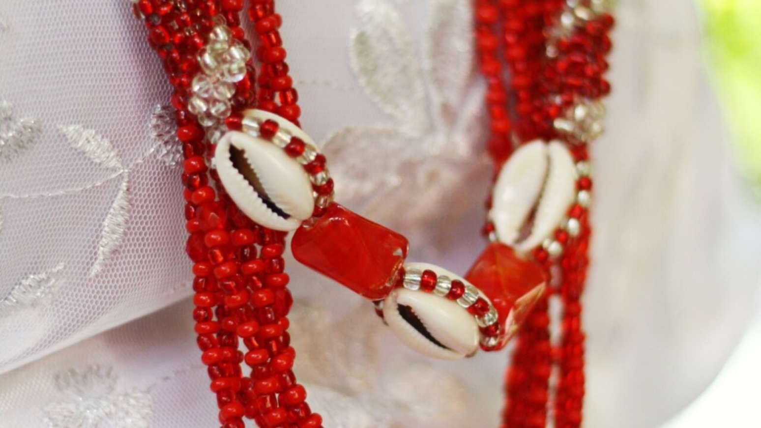 Jogo de Búzios: confira as previsões dos orixás para os signos em Agosto