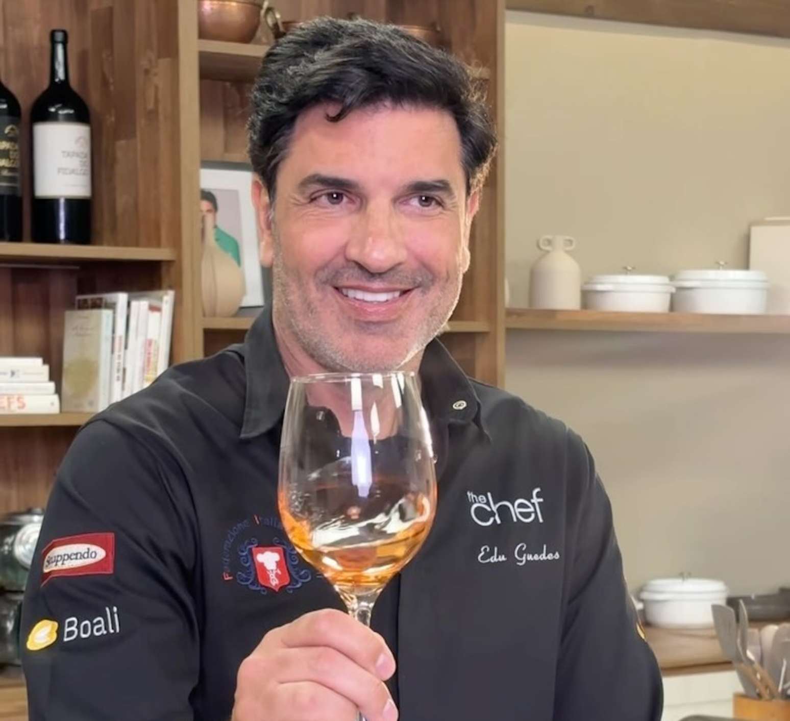 Edu Guedes vai apresentar novo programa matinal na RedeTV!