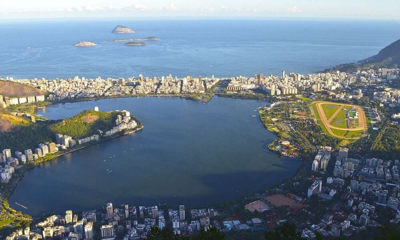 Isaquias abraça mudança de nome da Lagoa Rodrigo de Freitas