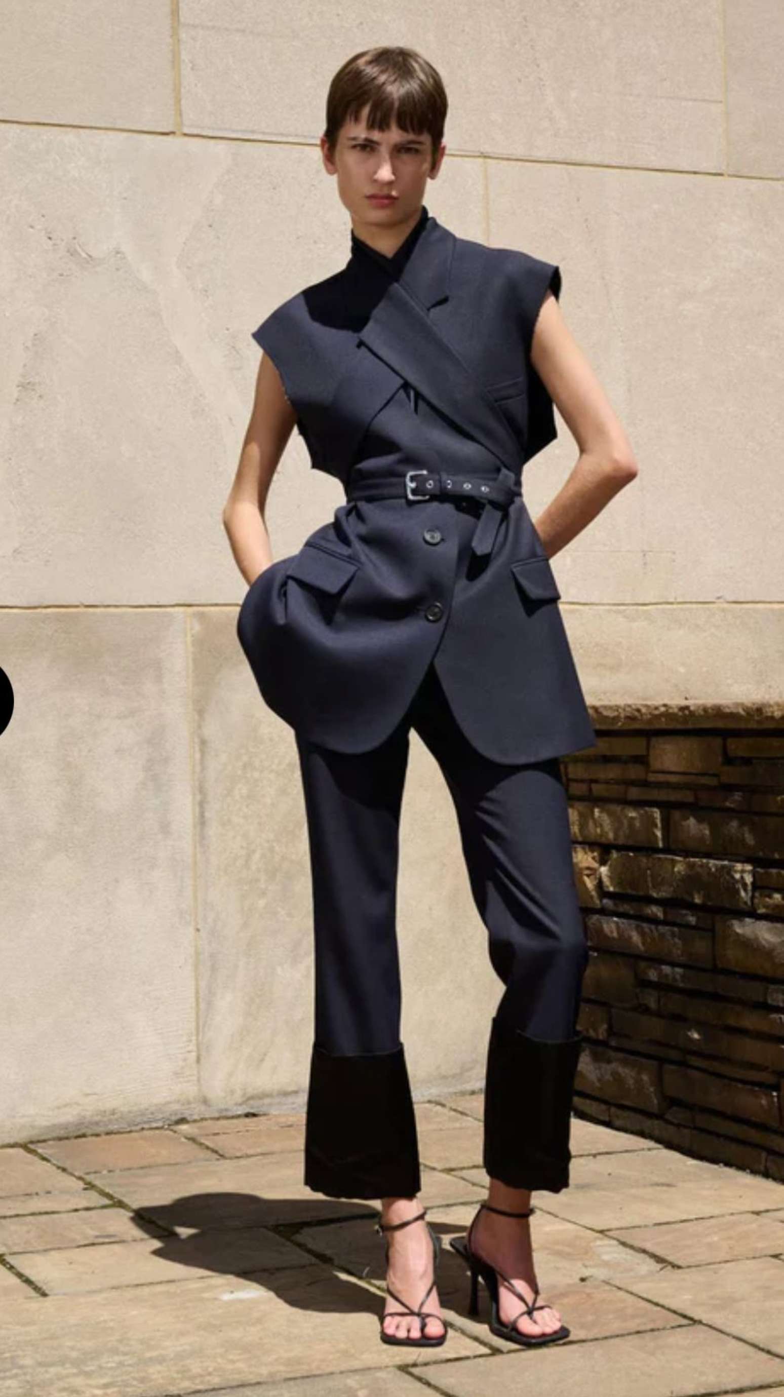 Look de Michelle Obama em convenção estoura em vendas: R$ 9 mil