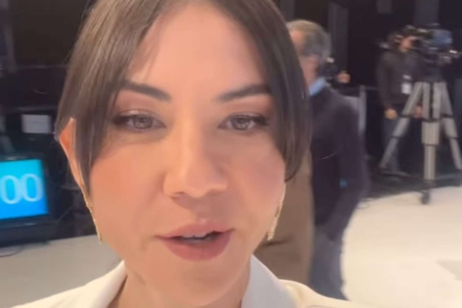 Quem é a jornalista que apartou gritaria em debate e fez advertência a ...