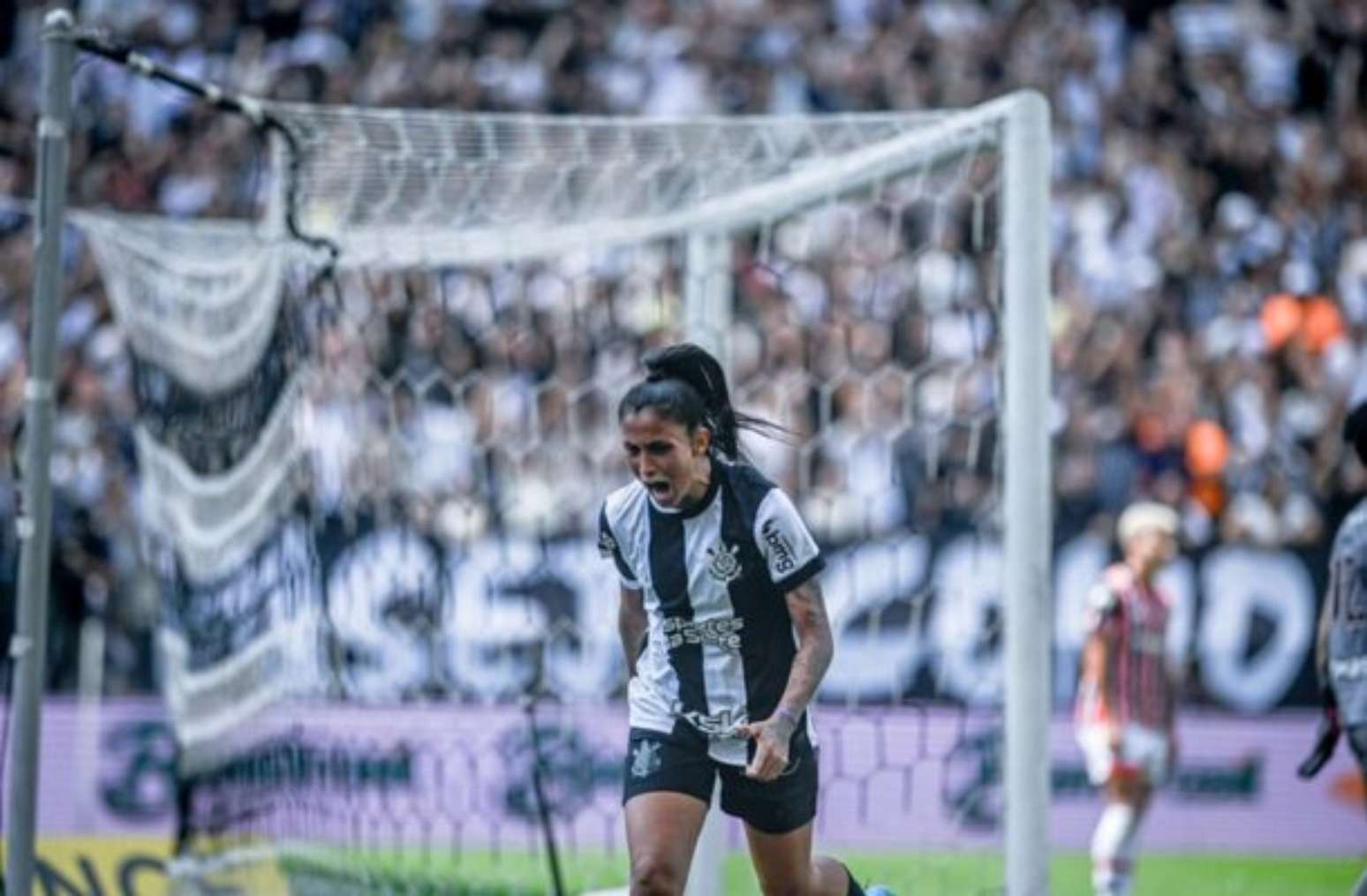 Com recorde de público, Corinthians é hexa do Brasileirão feminino