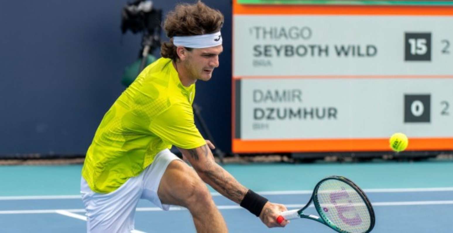 Thiago Wild faz jogo duro, mas para em Medvedev em Xangai