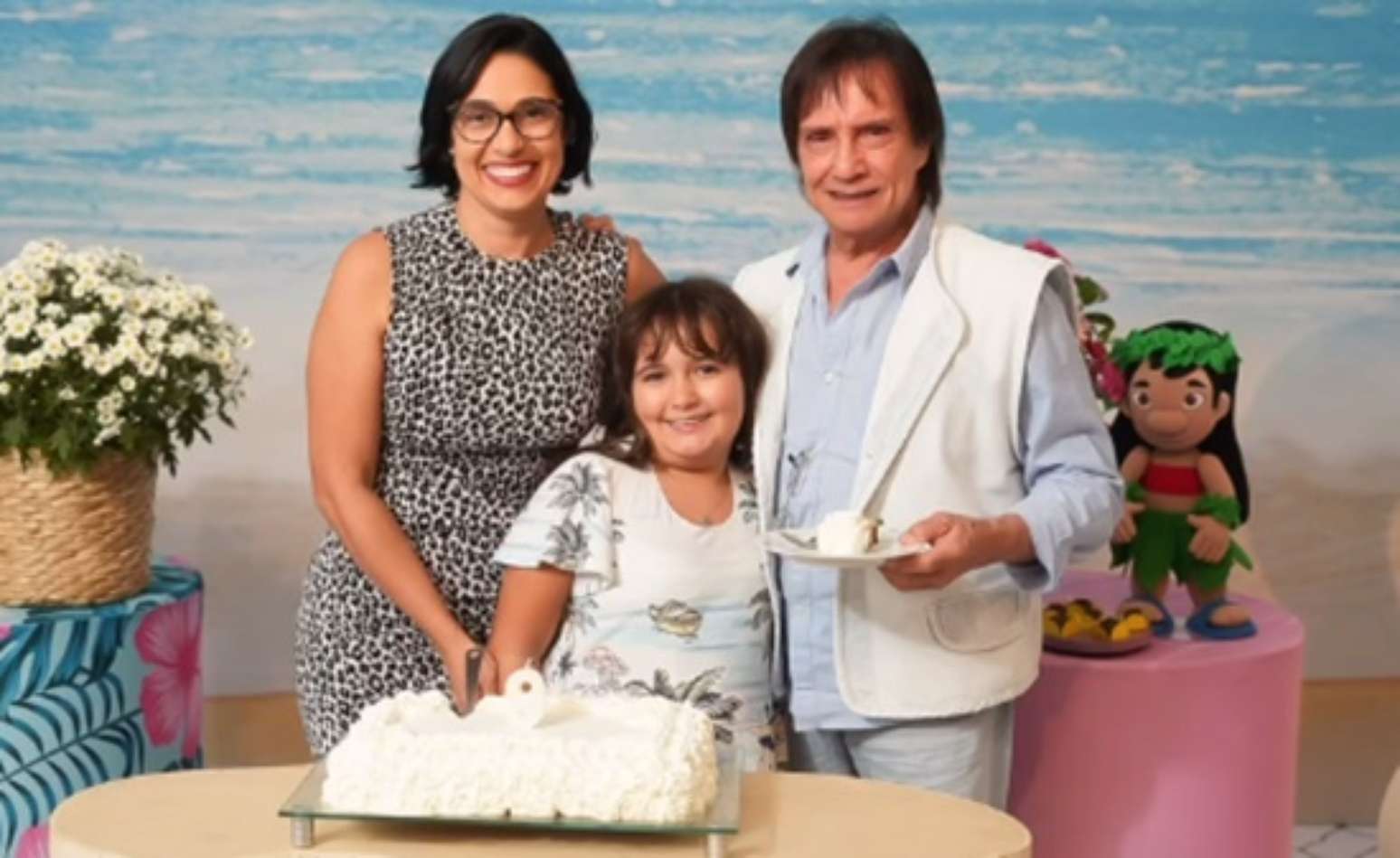 Roberto Carlos vai à festa de 9 anos de sua neta Laura, filha do ...