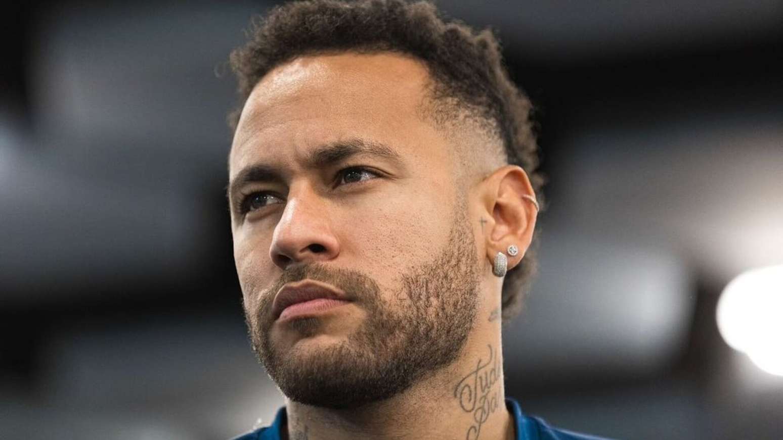 Ex de Neymar Jr. curte passeio com o jogador e web reage: 'Pega em off'