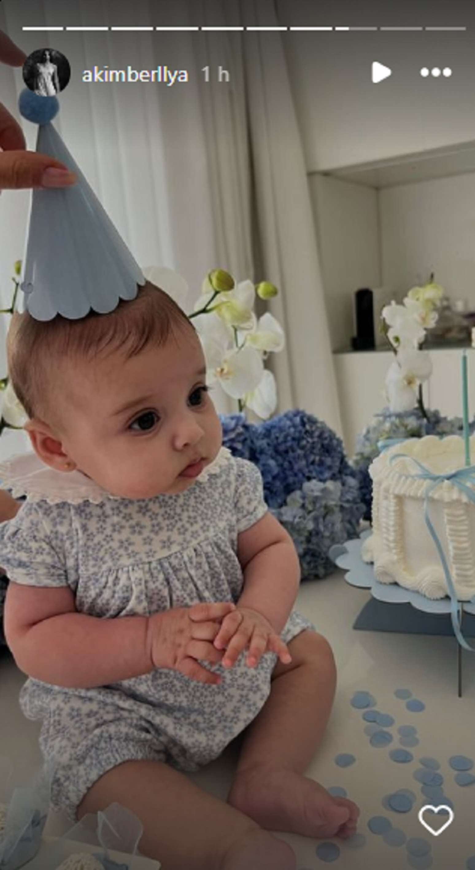 Amanda Kimberlly celebra os quatro meses de Helena com festa