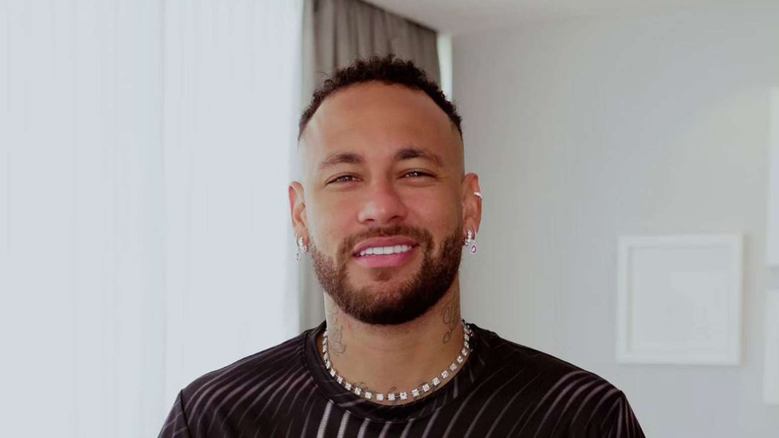 Neymar se pronuncia após sair machucado de campo: 'É normal'