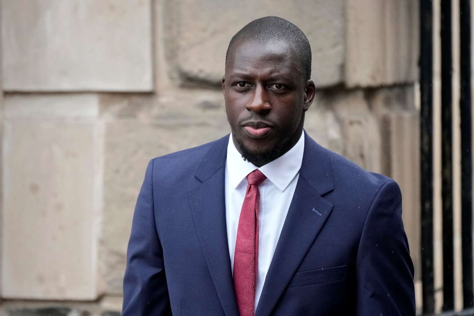 Benjamin Mendy ganha processo do Manchester City e vai receber salários ...