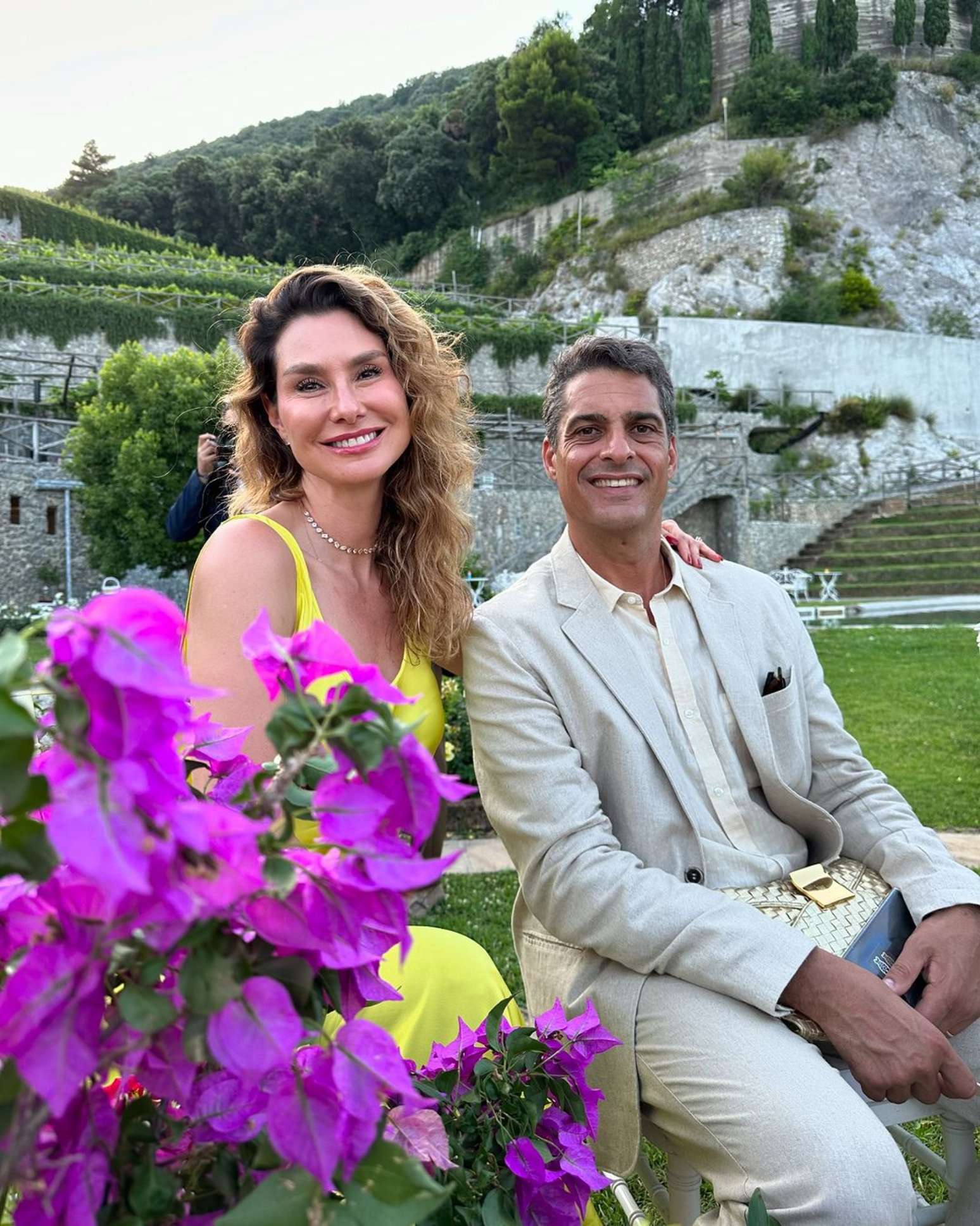 Lavínia Vlasak posta foto raríssima com o marido; veja quem é