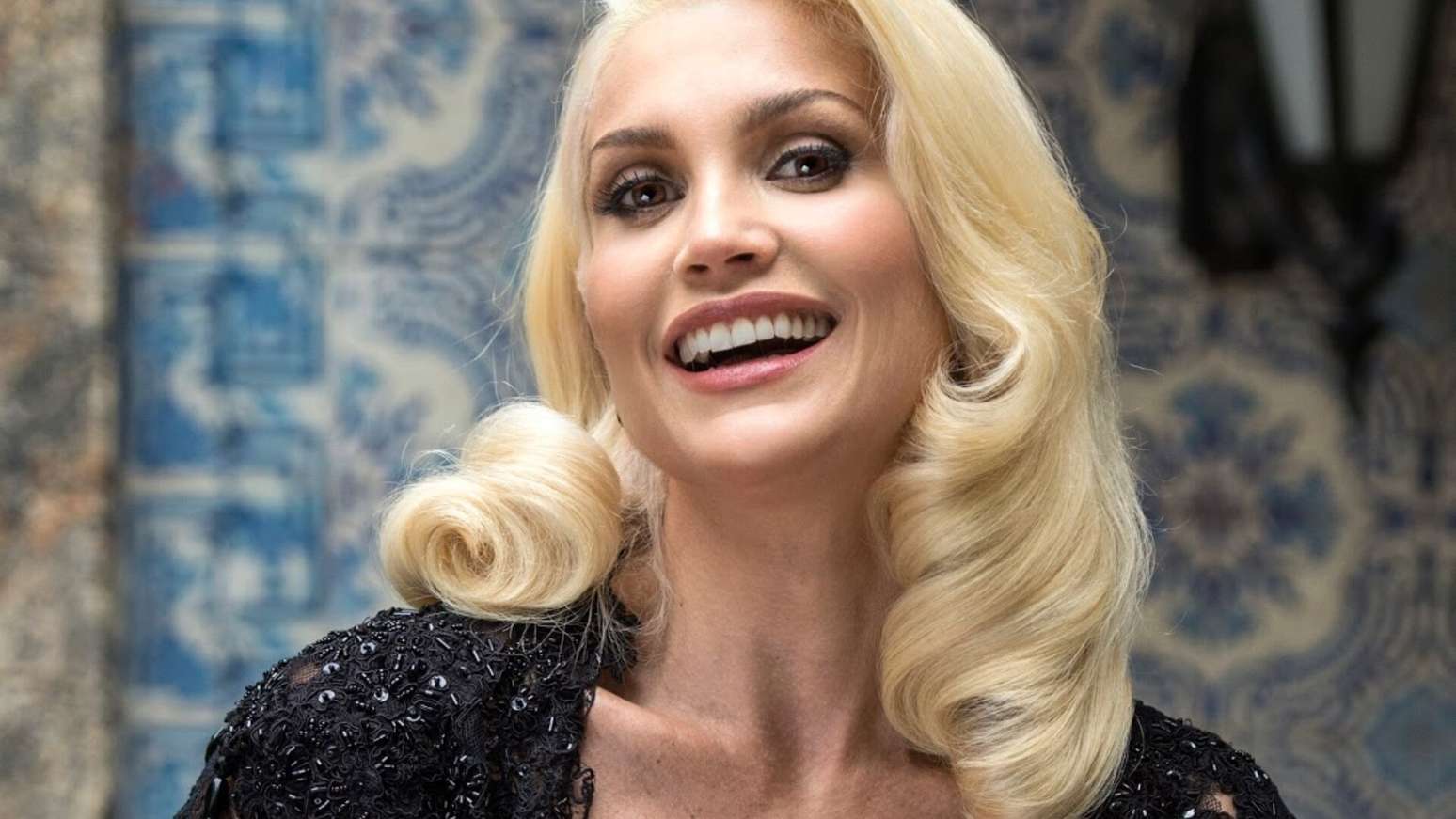 Vilã de 'Alma Gêmea', Flávia Alessandra aparece sem maquiagem para ...