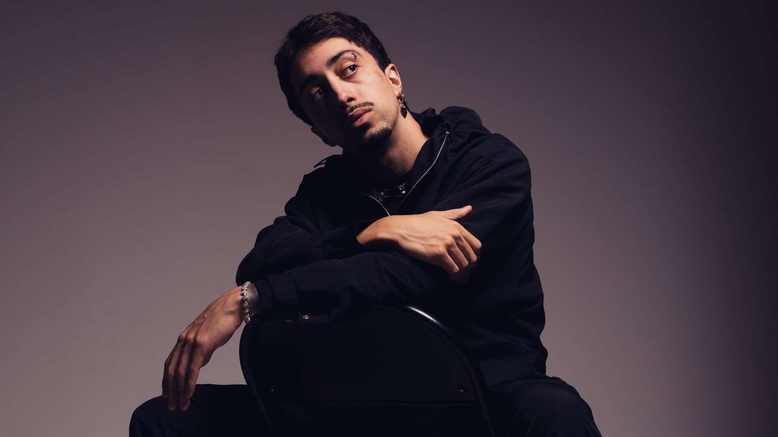 O lado humano — e pesado — de Lucas Inutilismo em seu 1º álbum [ENTREVISTA]