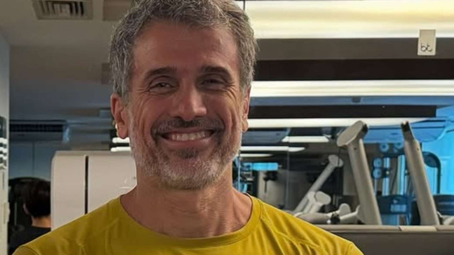 Eriberto Leão, de 'Mania de Você', surpreende ao postar foto rara com o ...